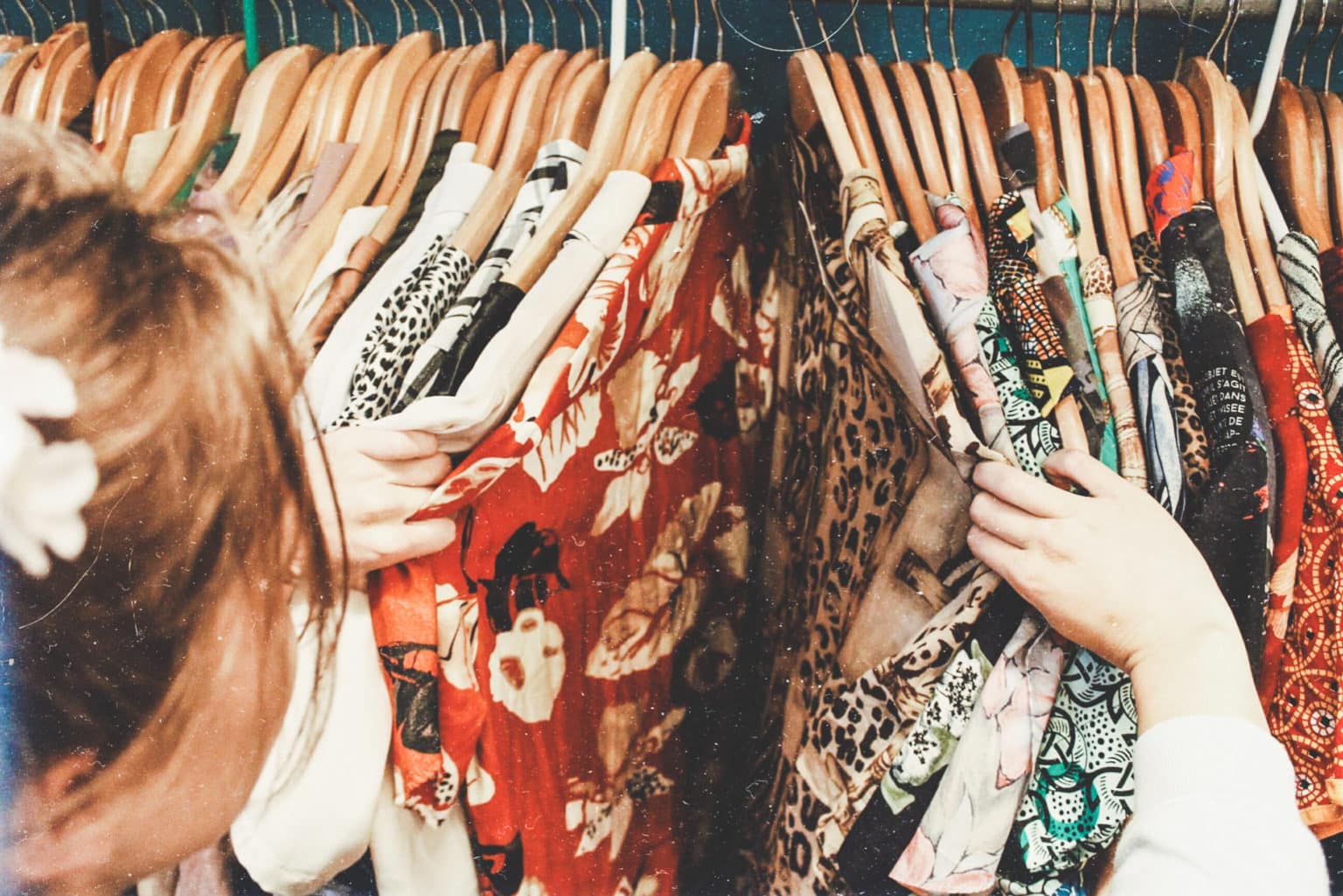 9 Tips for a Sustainable Wardrobe - Mindful of the Home