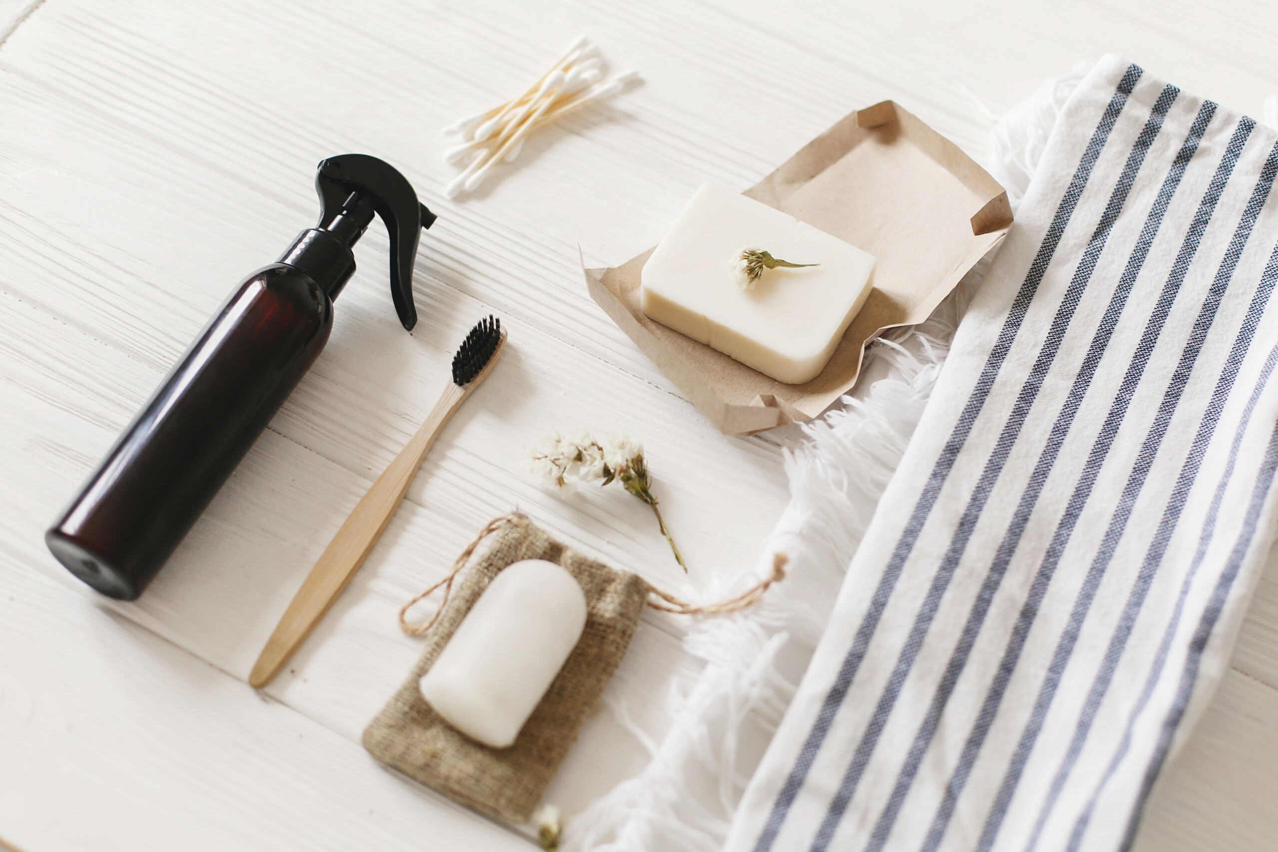 25 Easy Zero-Waste Bathroom Products to Try - Mindful of the Home